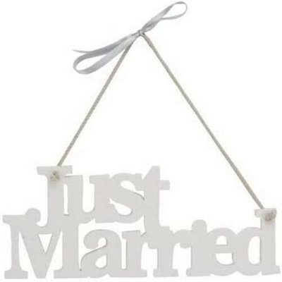 White Just Married Wedding Hanging Plaque Sign Newlyweds Home Decor ...