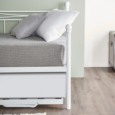 Cheapest day bed store