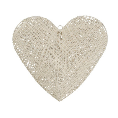 WHITE WICKER WALL HEART SHAPED LIGHT
