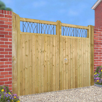Windsor Wooden Tall Double (Driveway) Gate - W360 x H180 cm | DIY at B&Q