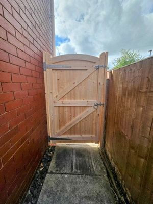 Wooden Arched Top Garden Gate 0.9m x 1.8m Left Hand Hang Engineered Timber