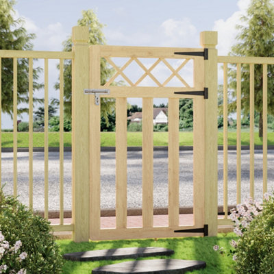 Wooden Garden Gate with Secure Latch Flat Top Fence Design 76cm x 120cm