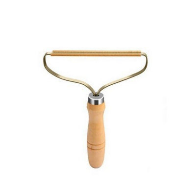 Wooden Handle Lint Remover
