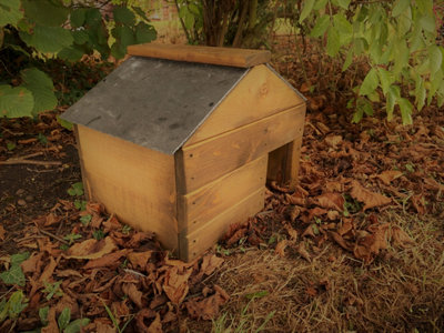 Wooden Hedgehog Habitat Nest Box House Slate Roof Predator Proof ...