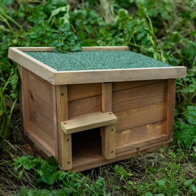 Woodside Hedgehog House & Hibernation Shelter, Predator Proof Outdoor ...