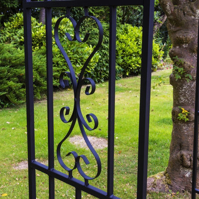 Woodside Metal Garden Arch, Traditional Decorative Archway for Paths ...