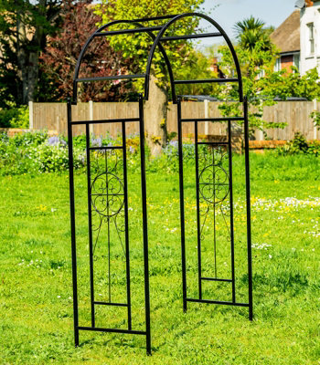 Woodside Metal Garden Arch, Traditional Decorative Archway for Paths ...