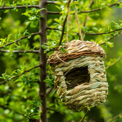 Woodside Natural Hanging Garden Bird Box/Nest/House for Small Birds ...