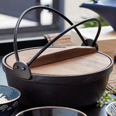 World Of Flavours Cast Iron Japanese Cooking Pot 21cm