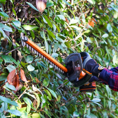WORX WG264E 20V 56cm Cordless Hedge Trimmer
