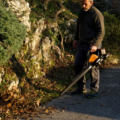 WORX WG583E 40V cordless brushless leaf blower and vacuum with collection bag with 2 4AH battery
