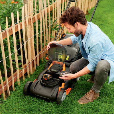 WORX WG743E.1 40V 40cm Cordless Lawn Mower with 2 x 4.0Ah Batteries and Charger