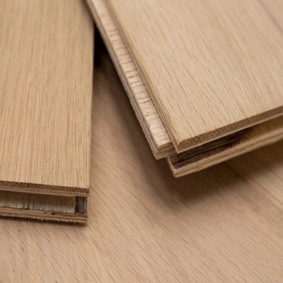 Wyton Oak Wood Effect Smooth Unfinished Engineered Wood/Timber/Oak ...