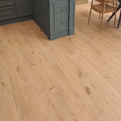 Wyton Oak Wood Effect Smooth Unfinished Engineered Wood/Timber/Oak ...