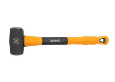 XTRADE 4LB SLEDGE HAMMER LUMP 1.8kg WITH FIBREGLASS SHAFT RUBBER GRIP X0900084 | DIY at B&Q