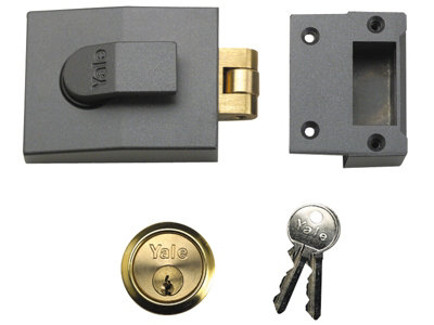 Yale Locks 630081001722 81 Rollerbolt Nightlatch 60mm Backset DMG ...