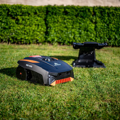Yard Force MB400 Robotic Lawnmower with App control for medium size ...