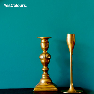 YesColours Passionate Teal matt emulsion paint, 4 Litres