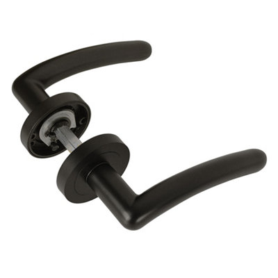 Z16 Curved Lever Rose Door Handle, Pair, Matt Black | DIY at B&Q