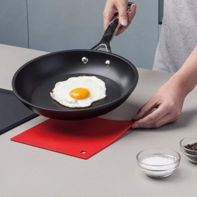 Zeal Silicone Heat Resistant Trivet Mat, 18cm